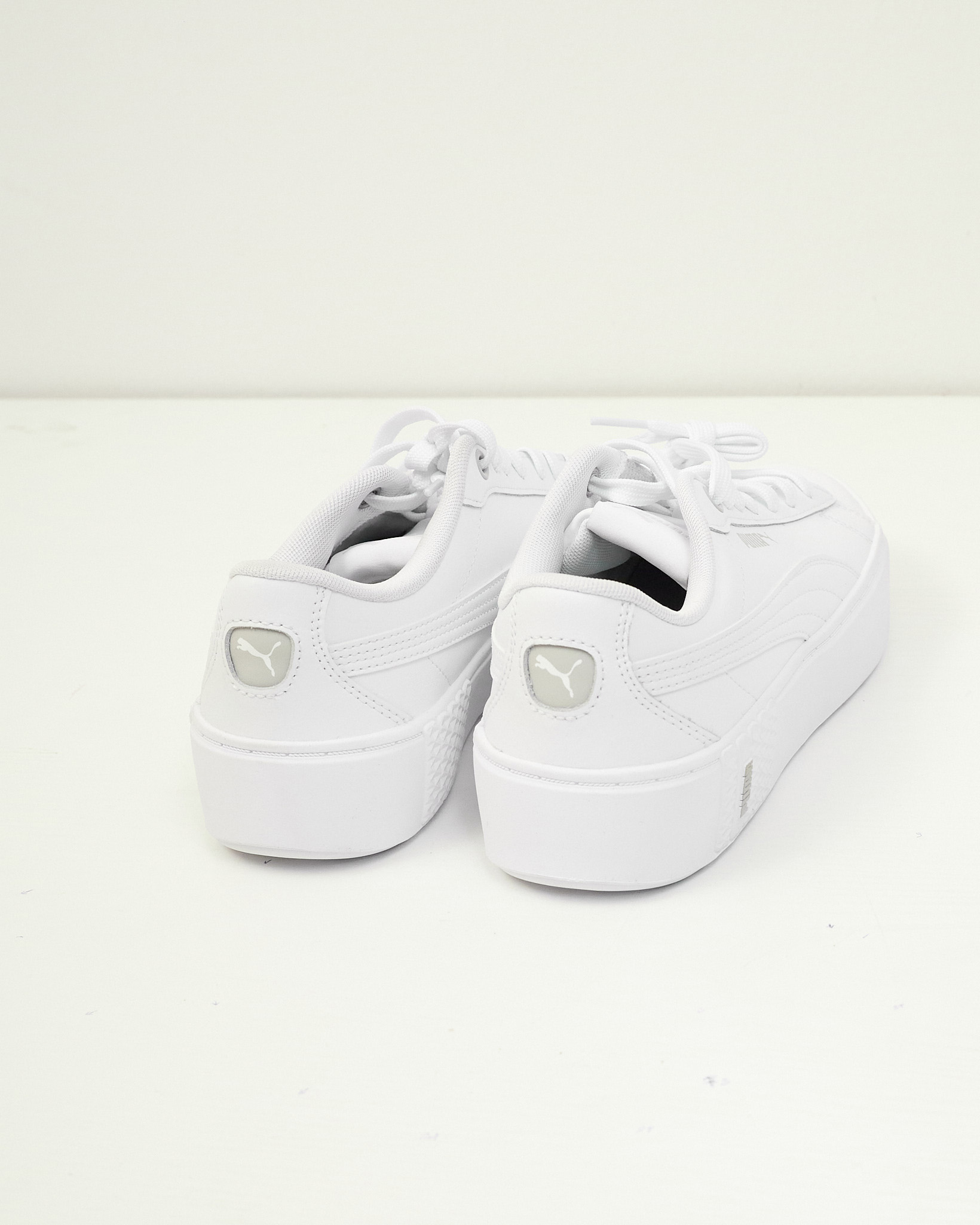 PUMA WHITE SNEAKERS – Posh Apparels