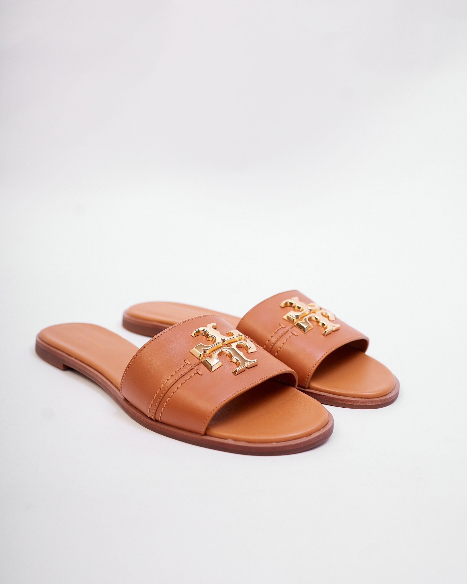 TORY BURCH EVERLY PERFECT TAN SLIPPERS – Posh Apparels